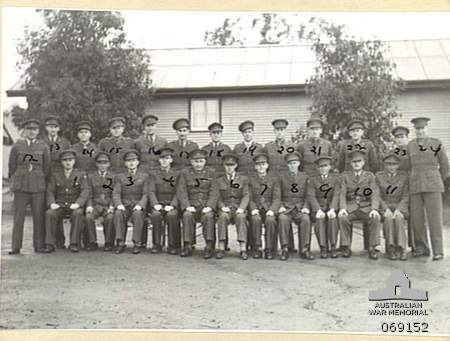 BALCOMBE, VIC. 1944-09-09. AUSTRALIAN ARMY ADJUTANTS WHO ARE ATTENDING ...