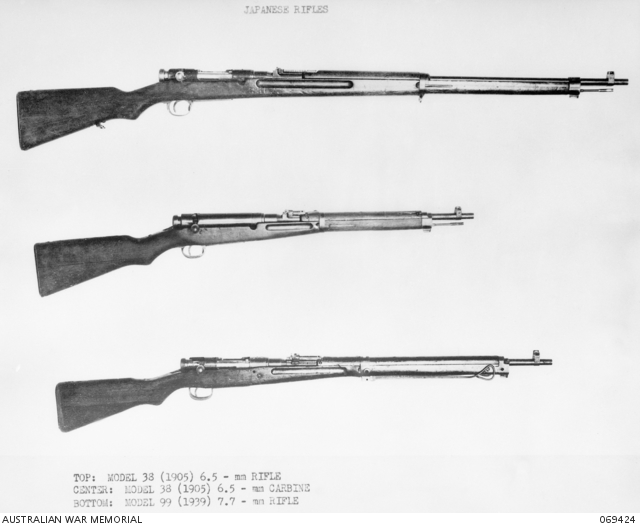 ST. LUCIA, QUEENSLAND, AUSTRALIA. 1942-10. CAPTURED JAPANESE RIFLES ...