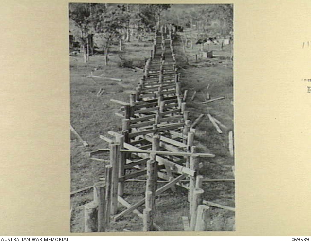 BALIKPAPAN, BORNEO. 1946. A JAPANESE ANTI TANK OBSTACLE UNDER ...