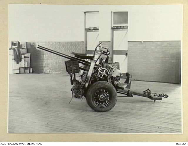 SYDNEY, NEW SOUTH WALES, AUSTRALIA. 1941-07-10. SIDE VIEW OF AN ...