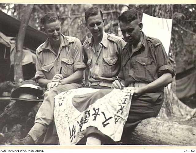 FORTIFICATION POINT, NEW GUINEA, 1944-03-15. MEMBERS OF THE 32ND FIELD ...