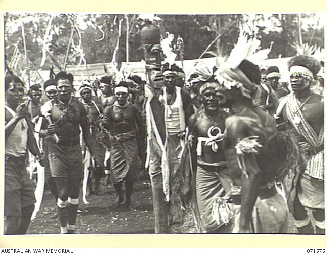 SONG RIVER, FINSCHHAFEN AREA, NEW GUINEA. 1944-03-26. MARKHAM RIVER ...