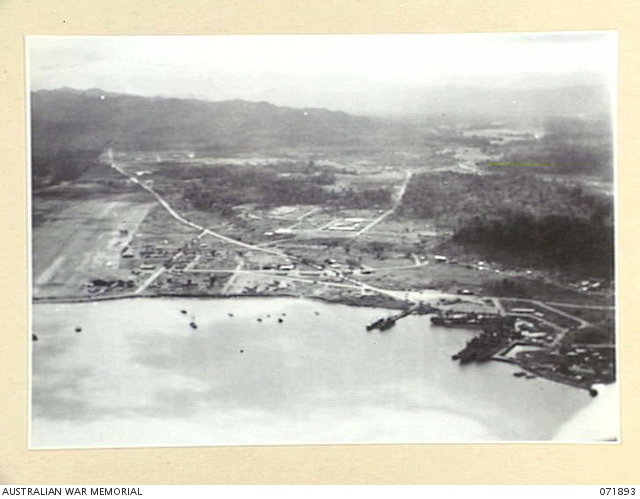 LAE, NEW GUINEA. 1944-03-30. VIEWING THE PORT AT LAE WITH THE NADZAB ...
