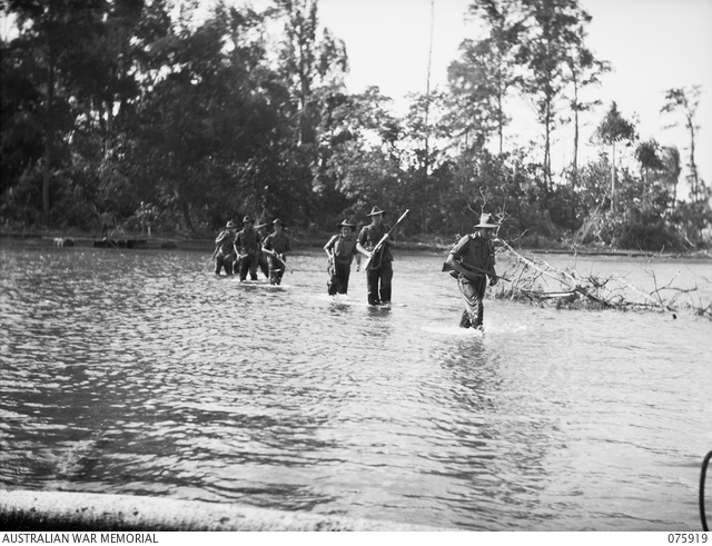 HANSA BAY, NEW GUINEA. 1944-09-06. MEMBERS OF A PATROL FROM C COMPANY ...
