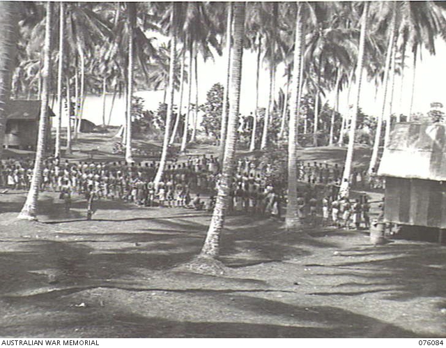 KARKAR ISLAND, NEW GUINEA. 1944-09-18. NATIVES RECRUITED FROM VILLAGES ...