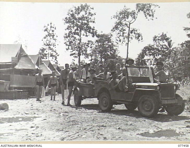 LAE BASE AREA, NEW GUINEA. 1944-12-04. PERSONNEL OF THE 2/77TH LIGHT ...