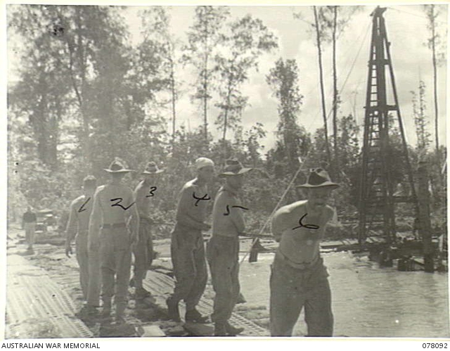 AITAPE, NEW GUINEA. 1944-12-26. TROOPS OF THE 2/14TH FIELD COMPANY ...
