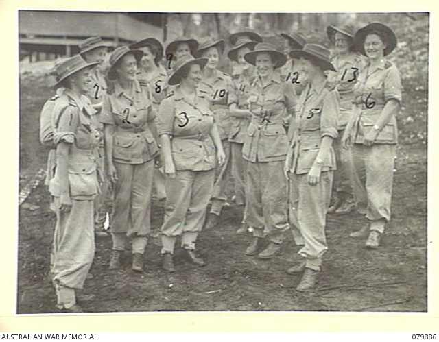 NEW BRITAIN. 1945-03-20. AN ADVANCE PARTY OF MEMBERS OF THE ARMY ...