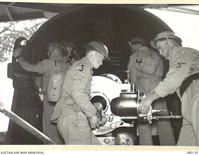 FORT LARGS, ADELAIDE, SOUTH AUSTRALIA. 1944-09-12. GUNNERS OF THE ...
