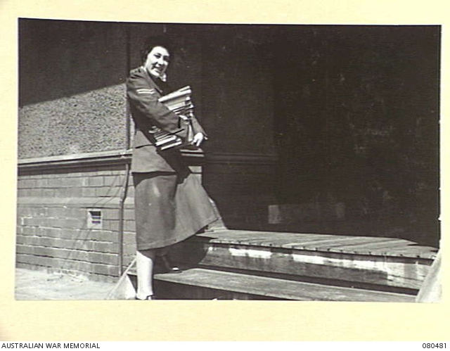 MELBOURNE, VICTORIA. 1944-09-21. NF452707 CORPORAL C. ROACH, AUSTRALIAN ...