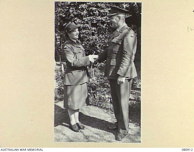 MELBOURNE, VICTORIA, AUSTRALIA. 1944-10-10. WF90727 SIGNALWOMAN P ...