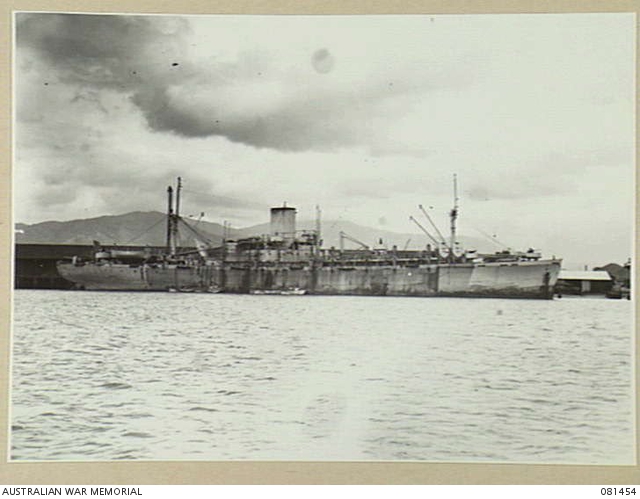 TRINITY BEACH, QUEENSLAND, AUSTRALIA. 1944-10-12. THE LANDING SHIP ...