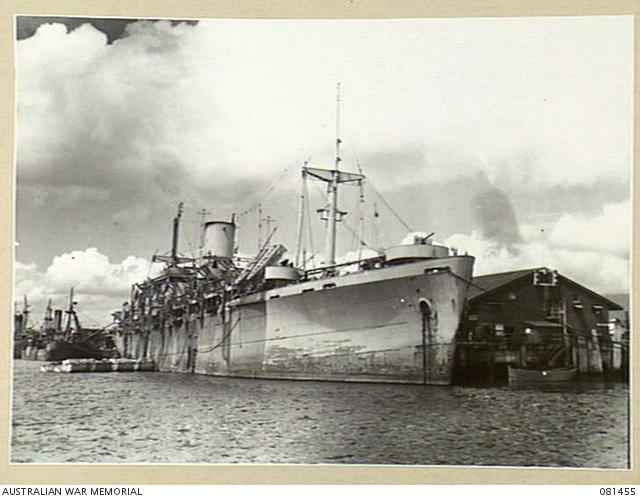 TRINITY BEACH, QUEENSLAND, AUSTRALIA. 1944-10-12. THE LANDING SHIP ...