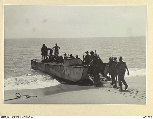 PALM BEACH, TRINITY BEACH AREA, QUEENSLAND. 1944-10-17. ENGLISH LANDING ...