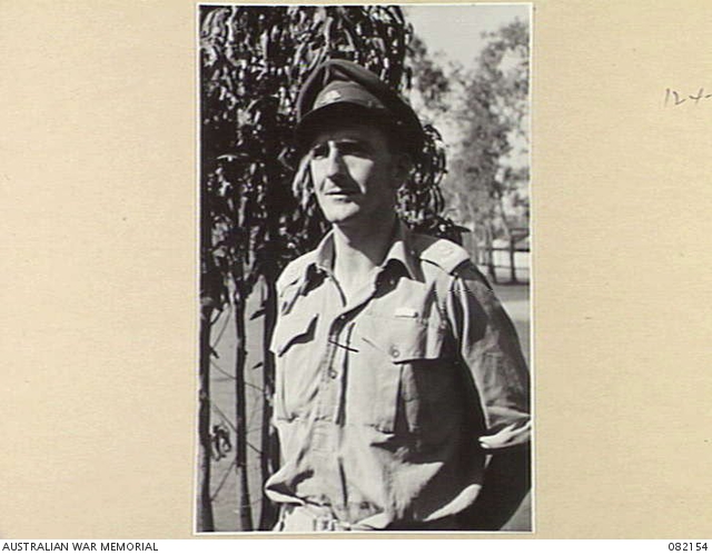 MAREEBA, ATHERTON TABLELAND, QLD. 1944-10-04. MAJOR D. MCCLEAN, MC ...