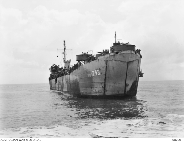 TRINITY BEACH, QLD. 1944-11-01. THE AMERICAN LANDING SHIP, TANK (LST ...