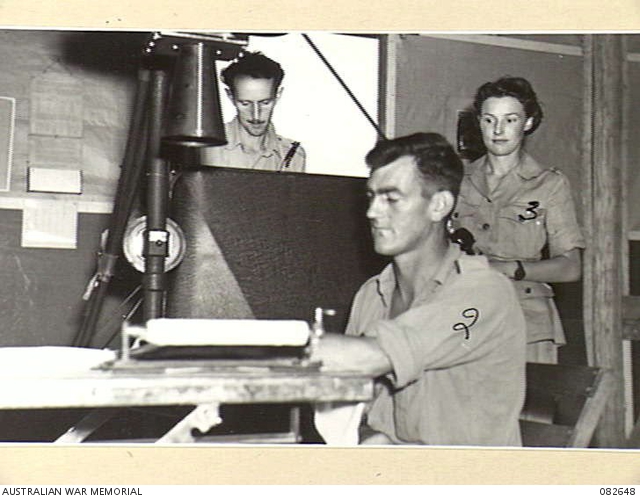 LAE AREA, NEW GUINEA. 1944-11-06. CORPORAL E.M. BIRCHALL (3), OPERATING ...