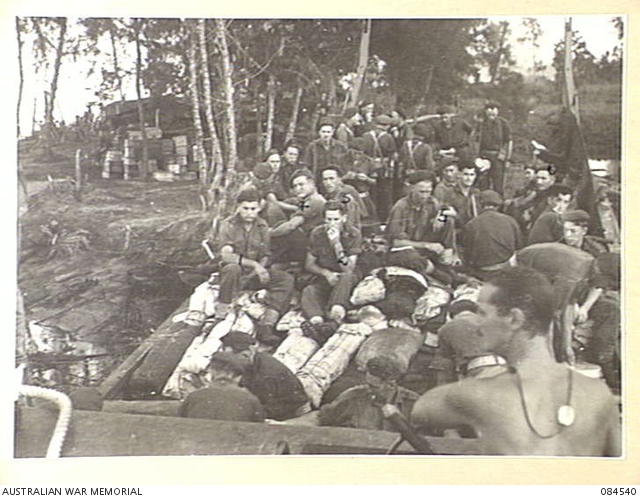 JABA RIVER AREA, BOUGAINVILLE, SOLOMON ISLANDS. 1944-12-18. 15 INFANTRY ...