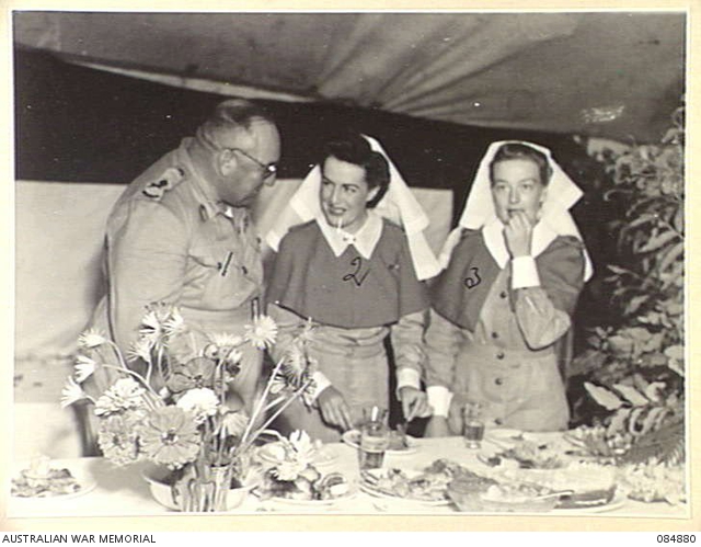 RAVENSHOE, QLD. 1944-12-21. MAJOR GENERAL G F WOOTTEN, (1), WITH ...