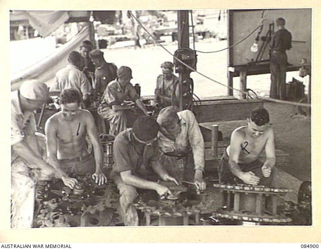 WONDECLA, QLD. 1944-12-27. CRAFTSMAN M R CLIFT, (2), AT WORK ...