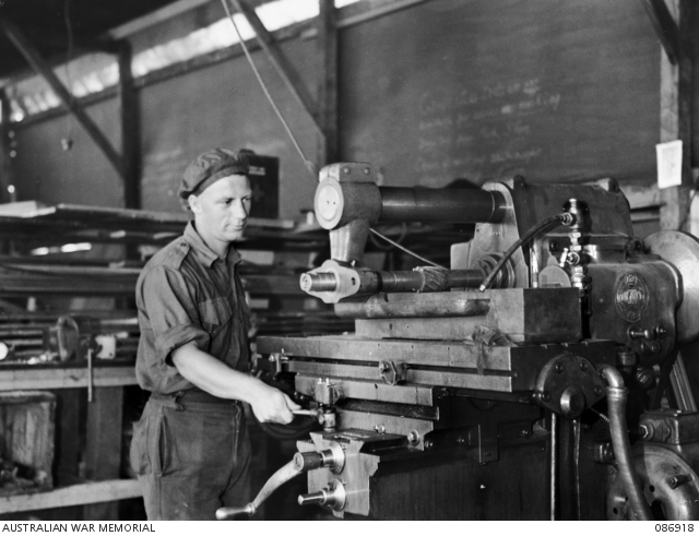WONDECLA, QLD. 1945-02-20. CRAFTSMAN G E PEDLER, 2/9 ARMOURED REGIMENT ...