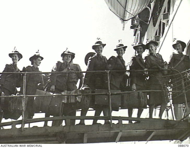 SYDNEY, NEW SOUTH WALES. 1945-04-04. AUSTRALIAN ARMY MEDICAL WOMEN'S ...