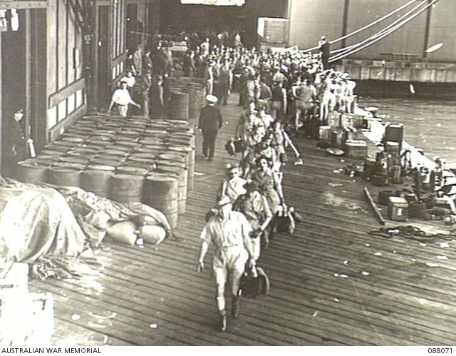 SYDNEY, NEW SOUTH WALES. 1945-04-04. AUSTRALIAN ARMY MEDICAL WOMEN'S ...