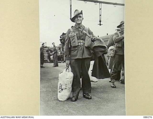 MELBOURNE, VIC. 1945-04-10. AN AUSTRALIAN ARMY SERGEANT AT SPENCER ...
