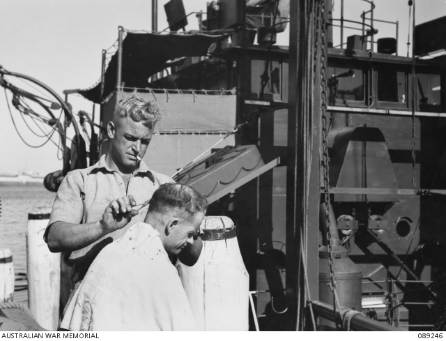 CHOWDER BAY, SYDNEY, NEW SOUTH WALES. 1945-04-30. THE UNIT BARBER, 7 ...