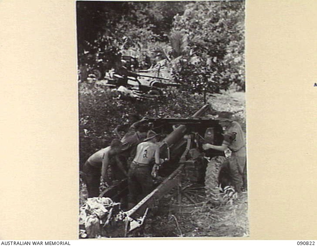 SADAU ISLAND, BORNEO. 1945-04-30. TROOPS OF 2/7 FIELD REGIMENT ...