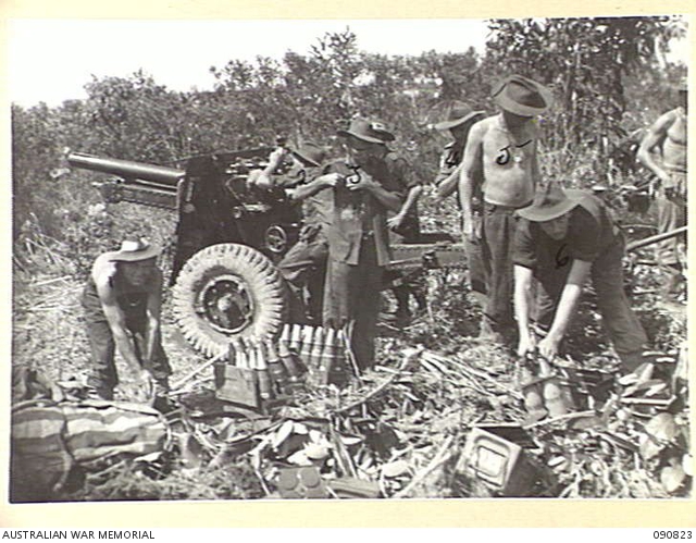 SADAU ISLAND, BORNEO. 1945-04-30. TROOPS OF 2/7 FIELD REGIMENT ...