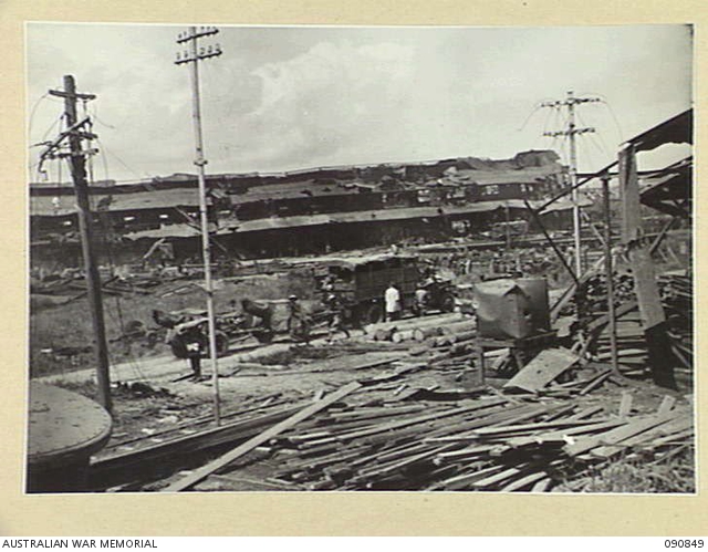 TARAKAN, BORNEO. 1945-05-01. TROOPS OF HEADQUARTERS 26 INFANTRY BRIGADE ...