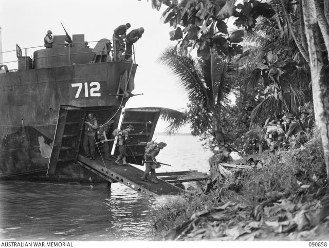 SADAU ISLAND, BORNEO. 1945-04-30. TROOPS OF 2/4 COMMANDO SQUADRON ...
