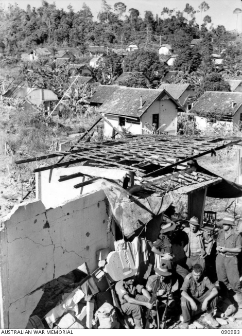 TARAKAN ISLAND, BORNEO. 1945-05-02. MEMBERS OF D TROOP, 14 BATTERY, 2/7 ...