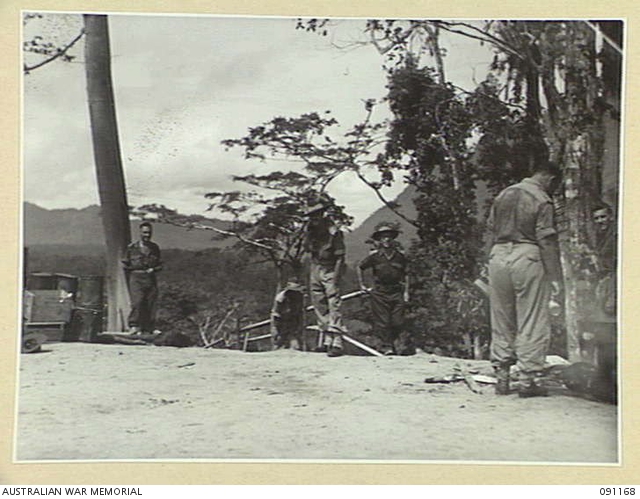 NUMA NUMA TRAIL, BOUGAINVILLE. 1945-04-23. OFFICERS FROM HEADQUARTERS 2 ...
