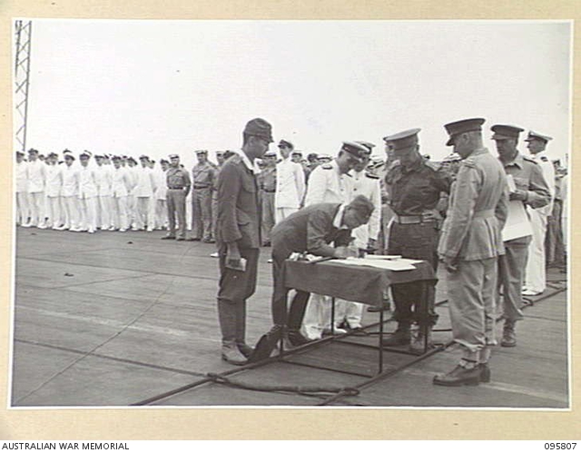 AT SEA OFF RABAUL, NEW BRITAIN. 1945-09-06. THE SURRENDER CEREMONY ON ...
