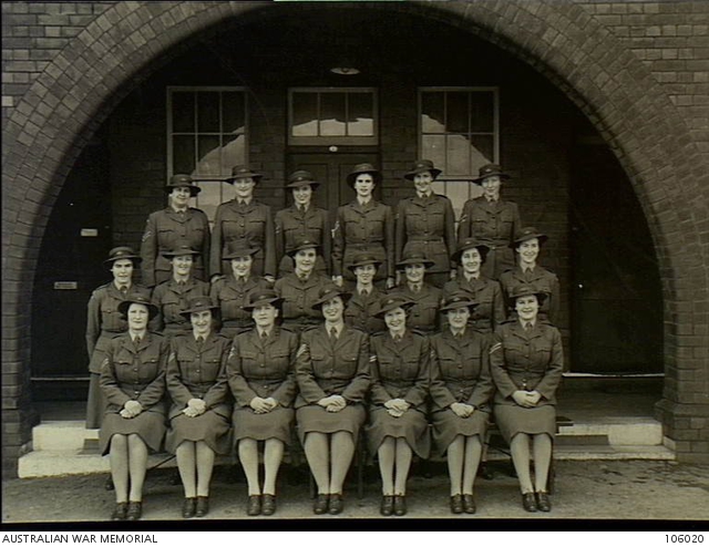 Sydney, NSW. 1942-10-28. Group portrait of members of the Australian ...