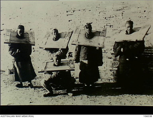 Peking, China. Five Chinese inmates of the gaol with large square ...