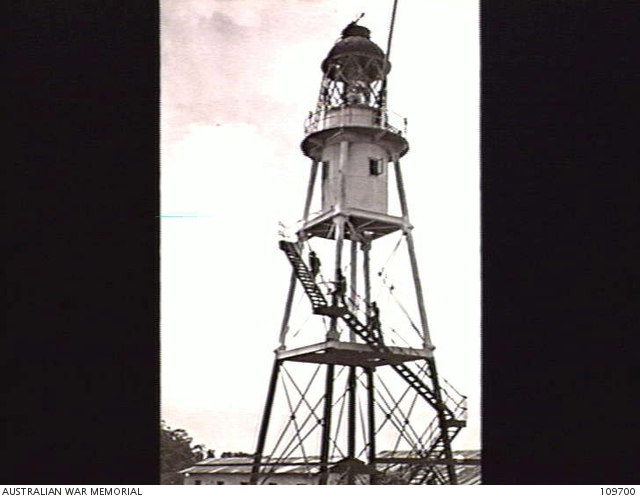 KURAMAN ISLAND, BORNEO. 18 JUNE 1945. MEMBERS OF 5 BOMB DISPOSAL ...