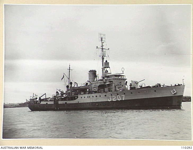 TARAKAN ISLAND, 1945-06-27. THE RAN CORVETTE, HMAS MILDURA, RIDING AT ...