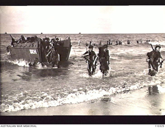 BALIKPAPAN, BORNEO. 1 JULY 1945. MEMBERS OF 2/10 INFANTRY BATTALION ...