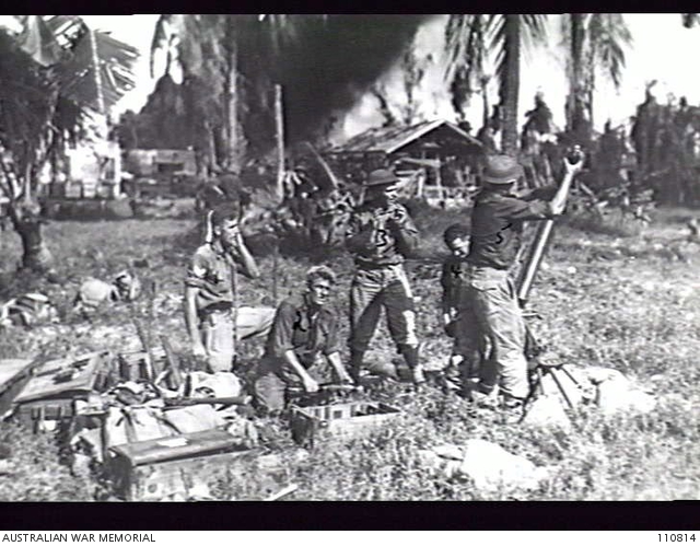 BALIKPAPAN, BORNEO. 1 JULY 1945. A MORTAR CREW OF 2/2 TANK ATTACK ...