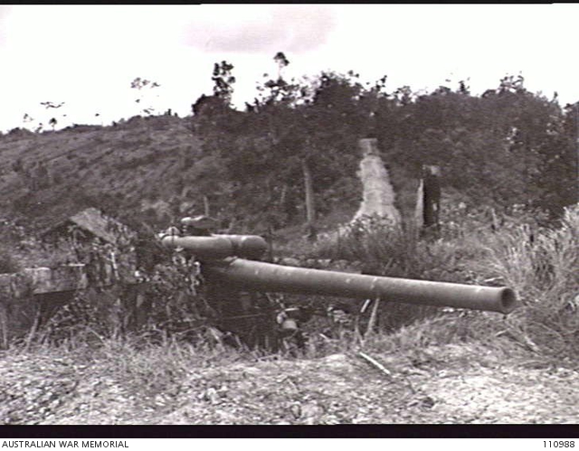 BALIKPAPAN, BORNEO. 9 JULY 1945. ONE OF THE FIVE HEAVY JAPANESE COASTAL ...