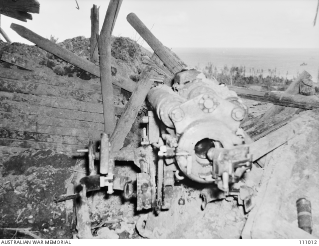 BALIKPAPAN AREA, BORNEO. 6 JULY 1945. A JAPANESE 6 INCH NAVAL GUN ON ...