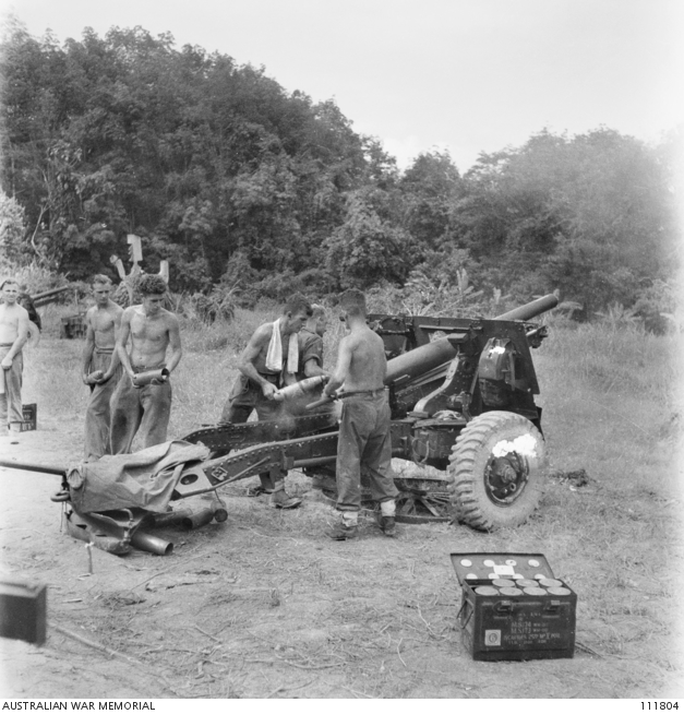 BEAUFORT, BORNEO. 6 JULY 1945. MEMBERS OF THE CREW OF NO. 1 GUN, 2/12TH ...