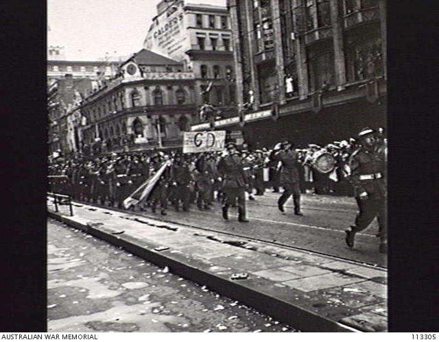 MELBOURNE, VIC. 1945-08-24. A SPECIAL PARADE OF SERVICE PERSONNEL WAS ...