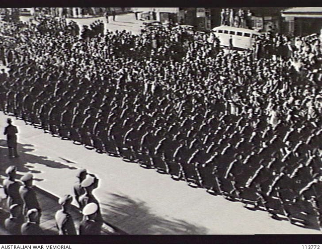 BRISBANE, QLD. 1945-08-16. APPROXIMATELY 10,000 MEN AND WOMEN OF THE ...