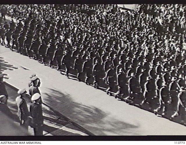 BRISBANE, QLD. 1945-08-16. APPROXIMATELY 10,000 MEN AND WOMEN OF THE ...