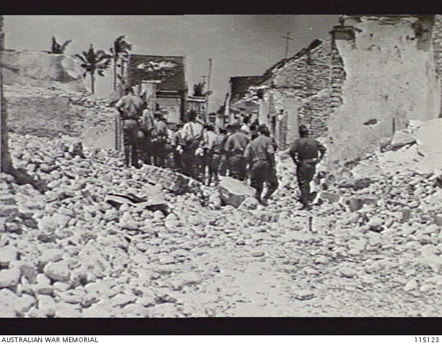 KOEPANG, TIMOR ISLAND. 1945-09-11. MEMBERS OF TIMFORCE LANDED AT ...