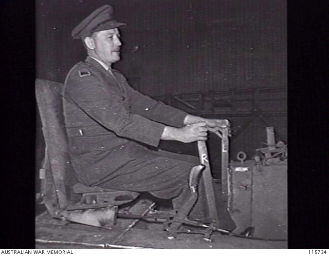 BRAYBROOK, VIC. 1945-09-21. MAJOR W. EARWAKER, DIRECTORATE OF ARMY ...